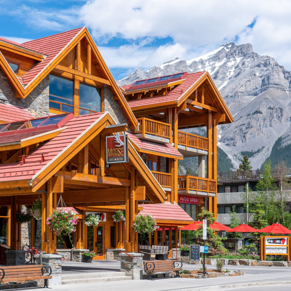 Hotels, Dining & Spas in Banff National Park | Banff Lodging Co.